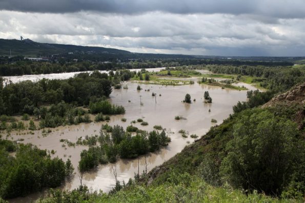 2013 Calgary Flood -- Photos of Bowness from 53rd